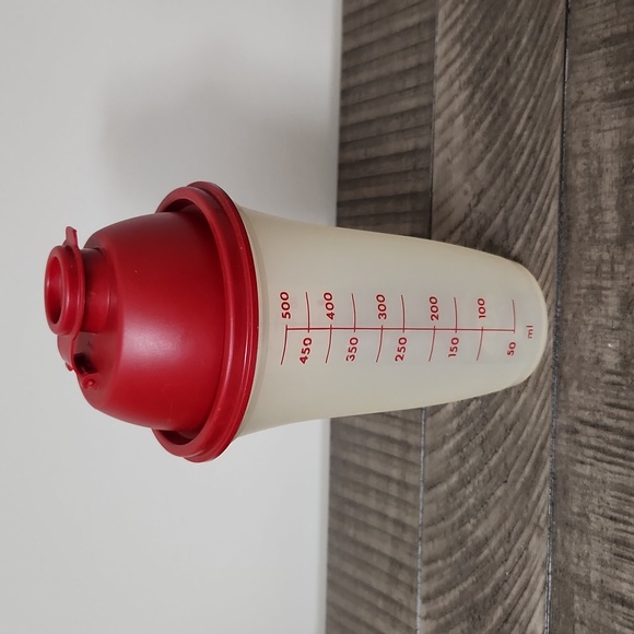 Tupperware | Kitchen | Vintage Tupperware Quick Shake And Pour Store ...